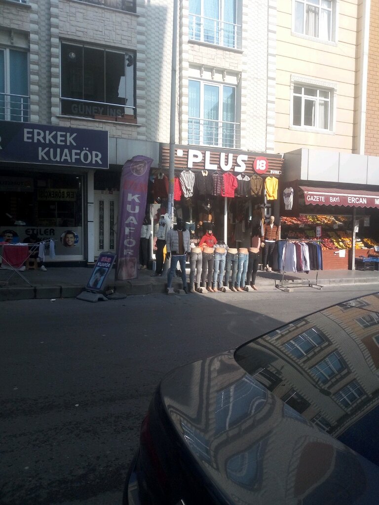 Giyim mağazası Plus 18, İstanbul, foto