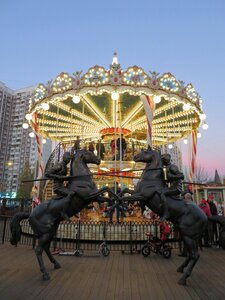 Карусель (Moscow, Gorodetskaya Street), atraksiyon  Moskova'dan