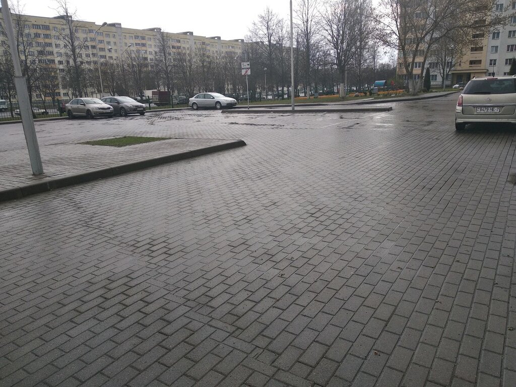 Otoparklar Автомобильная парковка, Minsk, foto