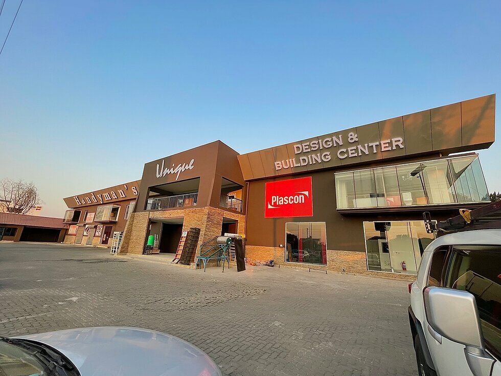 Giyim mağazası Handymans Paradise, Lusaka, foto
