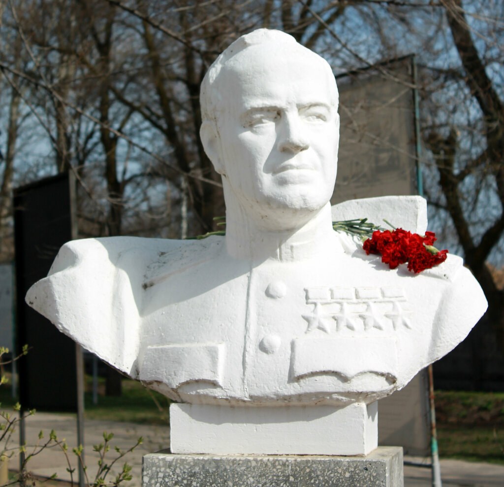 Anıt, heykel Георгий Константинович Жуков, Volgogradskaya oblastı, foto