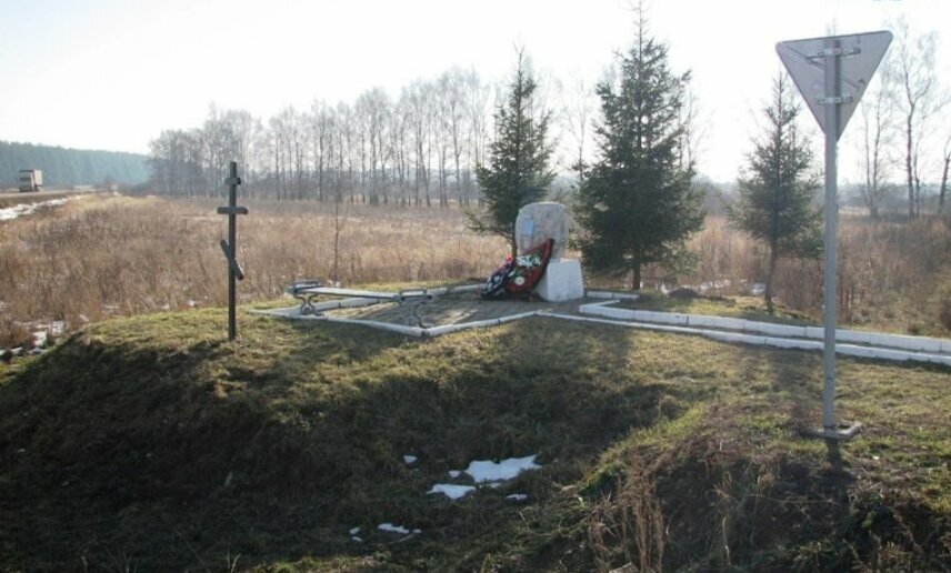 Anıt, heykel Место гибели сотрудников Заволжского РОВД 30.09.2000г., İvanovskaya oblastı, foto