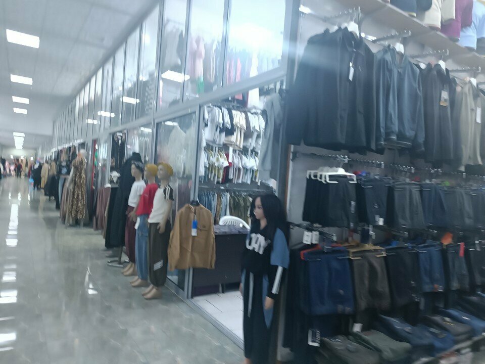 Giyim mağazası Ushaq geyimleri, Bakü, foto