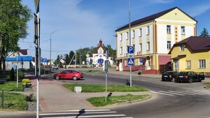 Haradski skvier (Bresckaja voblasć, Kamianiecki District, Vysokaje, Haradski skvier), kültür ve eğlence parkları  Visokoye'den