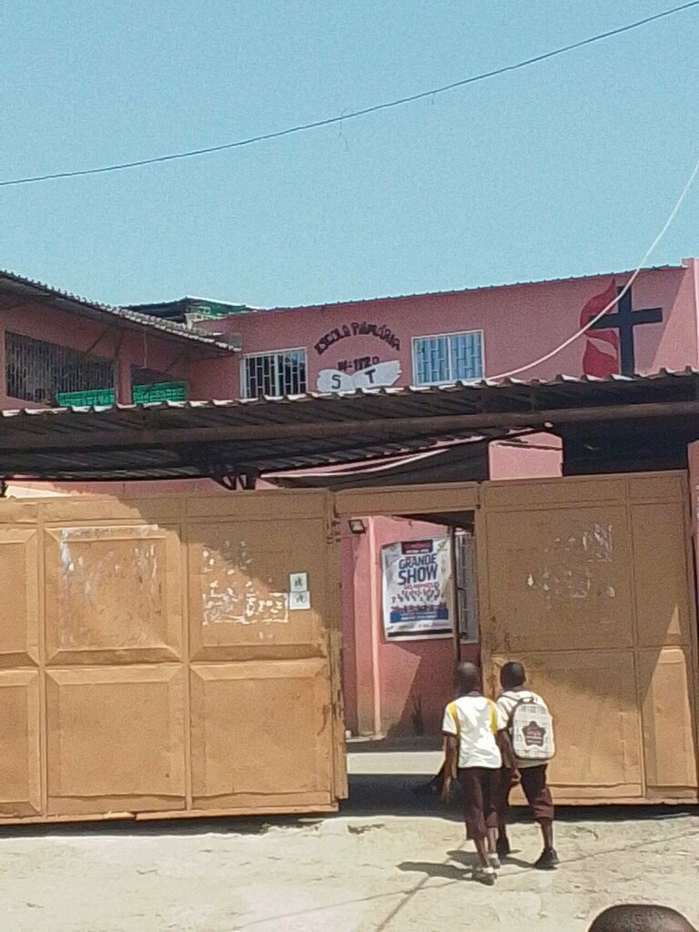 i̇lkokul Escola primária, Loanda, foto