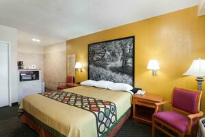 Super 8 by Wyndham Bakersfield South Ca (3620 Wible Road), otel  Bakersfield'dan