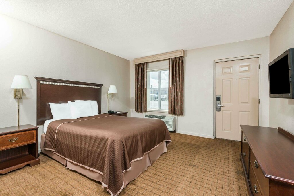 Otel Howard Johnson by Wyndham Springfield, Springfield, foto