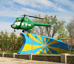 Вертолёт Ми-2 (Samara Region, gorodskoy okrug Syzran, Voyenny gorodok), teknoloji anıtı  Syzran'dan