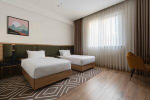 The Elements (Tashkent, Amir Temur Avenue), otel  Taşkent'ten