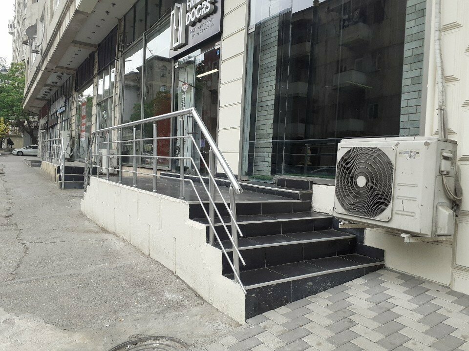 Kapılar Friend Doors, Bakü, foto