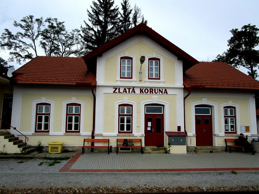 Tren istasyonu Zlatá Koruna, Güney Bohemya Bölgesi, foto