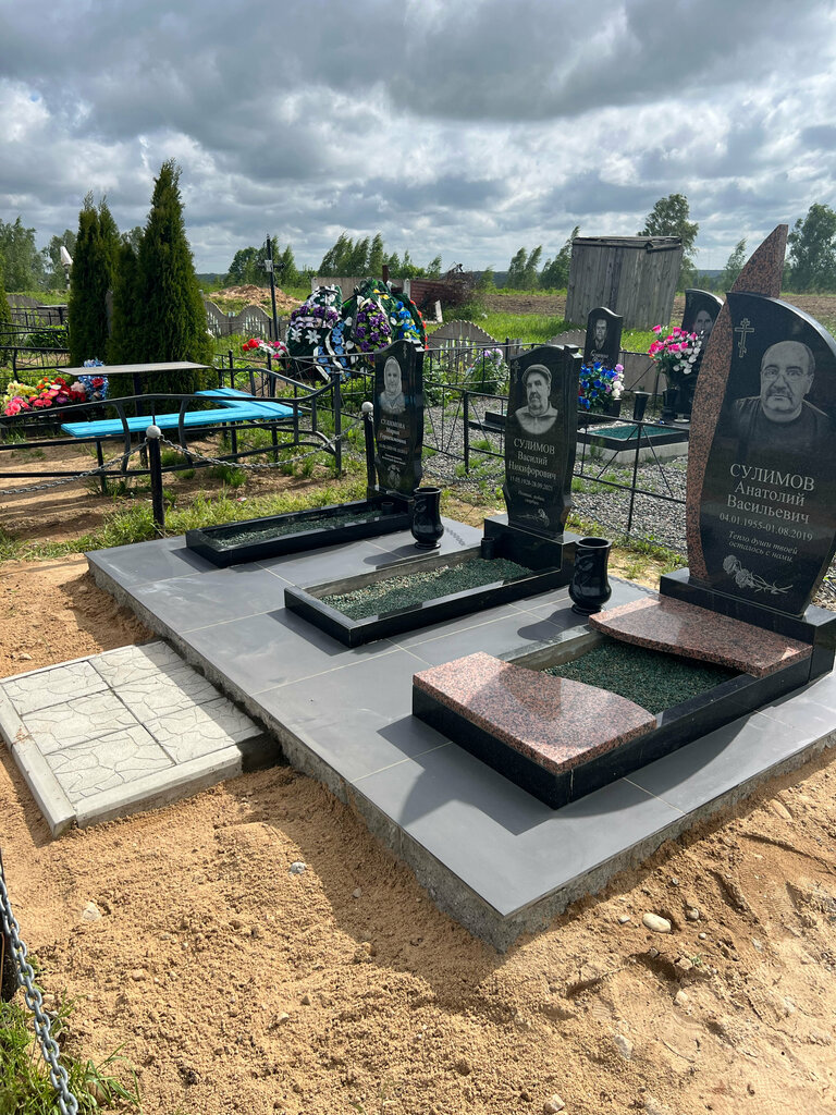 Heykel ve mezarlık taşı üreticileri Вграните, Orsha, foto