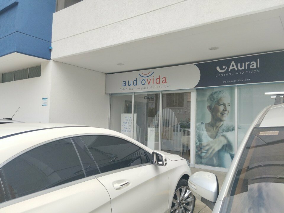 Tıp merkezleri ve klinikler Aural, Cali, foto