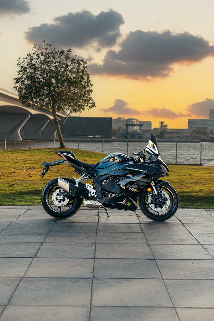 Motosiklet satışı Sharmax Motors, Abu Dabi, foto