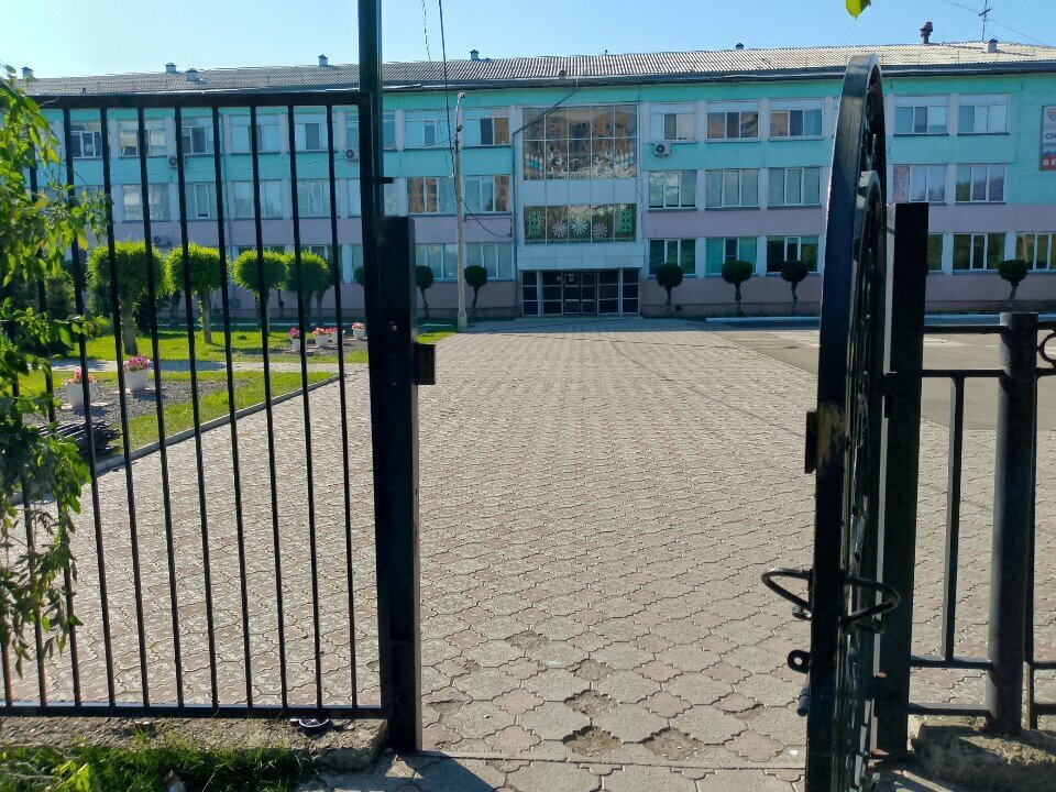 Fen lisesi, sosyal bilimler lisesi Gymnasium, Abakan, foto