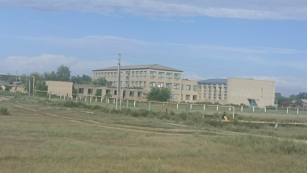 Ortaokul Srednyaya obshcheobrazovatelnaya shkola MOU, Saratovskaya oblastı, foto