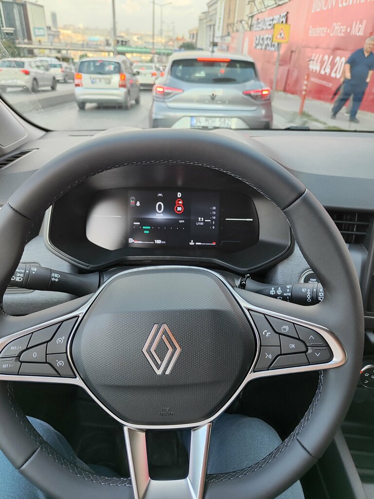 Otomobil satış galerileri Renault Çetaş, İstanbul, foto