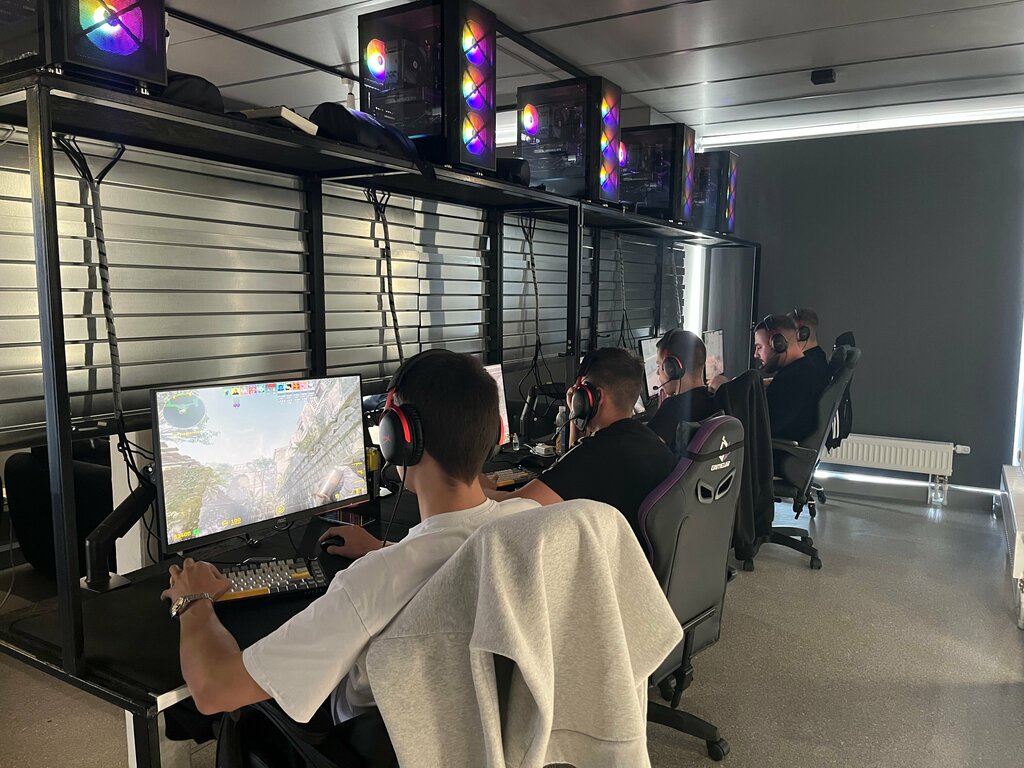 Bilgisayar kulübü Ruvin Play, Slaviansk‑na‑Kubani, foto