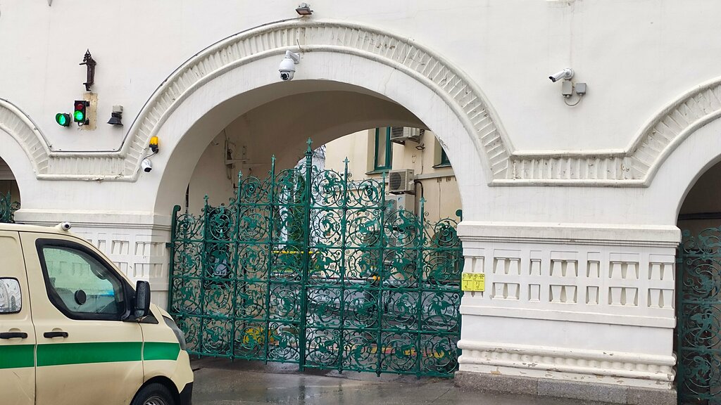 Turistik yerler Ограда и ворота Государственного банка, Nijni Novgorod, foto