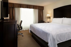Holiday Inn Hotel & Suites Charleston West (Eskişehir, Odunpazarı, 2. Arabacılar Cad., 400), otel  Batı Virginia Eyaleti'nden