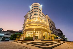 Royal Pavilion Huahin (Hua Hin, 40/88 Phetkasam Road), otel  Hua Hin'den