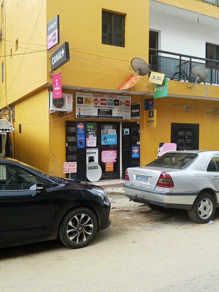 Telekomünikasyon firmaları Canal+ Technician, Abican, foto