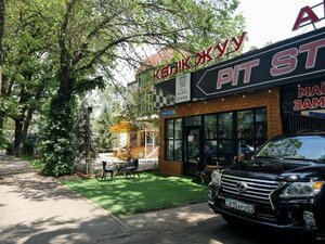 Black coffee (Sabit Mukanov Street No:186), kahve dükkanları  Almatı'dan