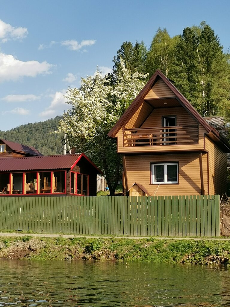 Resort oteller, tesisler Gostevoy dom Uyutniy bereg, Altay Cumhuriyeti, foto