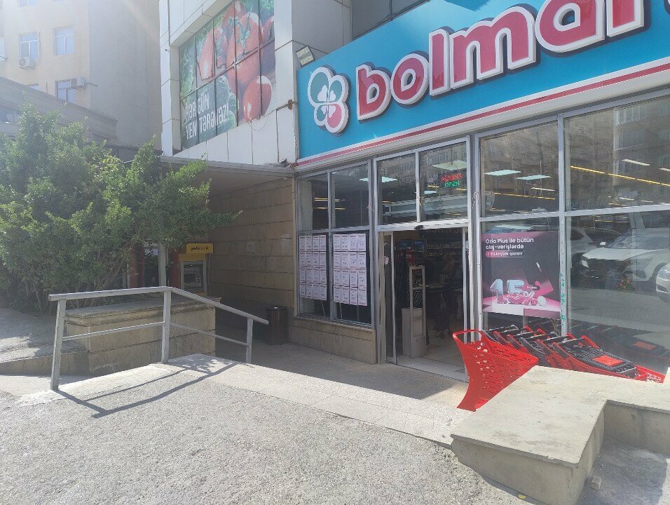 ATM'ler Yelo Bank, Bakü, foto