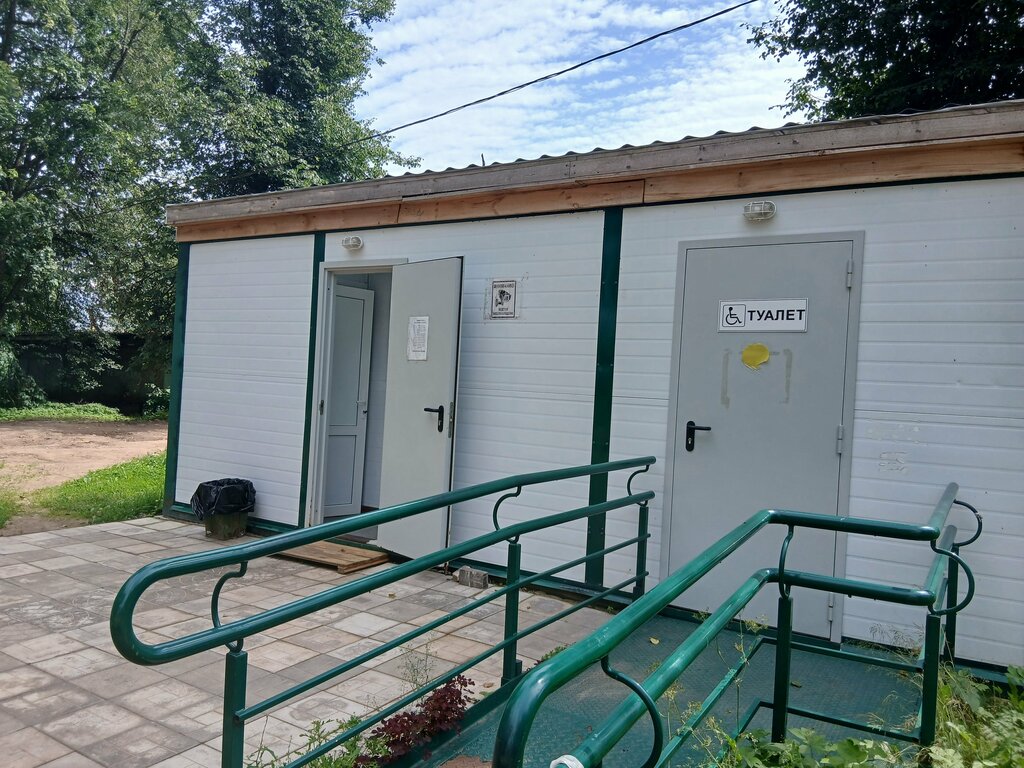 Seyyar tuvaletler Общественный туалет, Novgorodskaya oblastı, foto