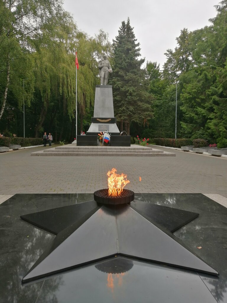 Anıt, heykel Вечный огонь, Zelenogradsk, foto