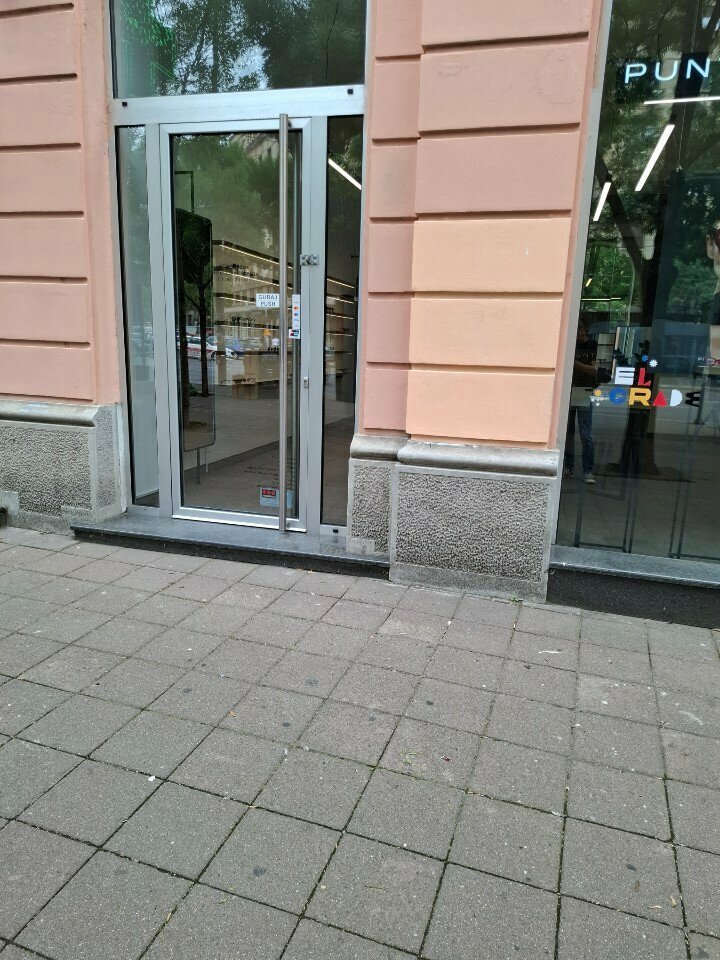 Optik Punto Ottico, Belgrad, foto
