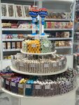 Фирменный магазин кондитерской фабрики им. Н. К. Крупской (Ligovskiy Avenue No:65), pasta, şekerleme ve tatlı  Saint‑Petersburg'dan