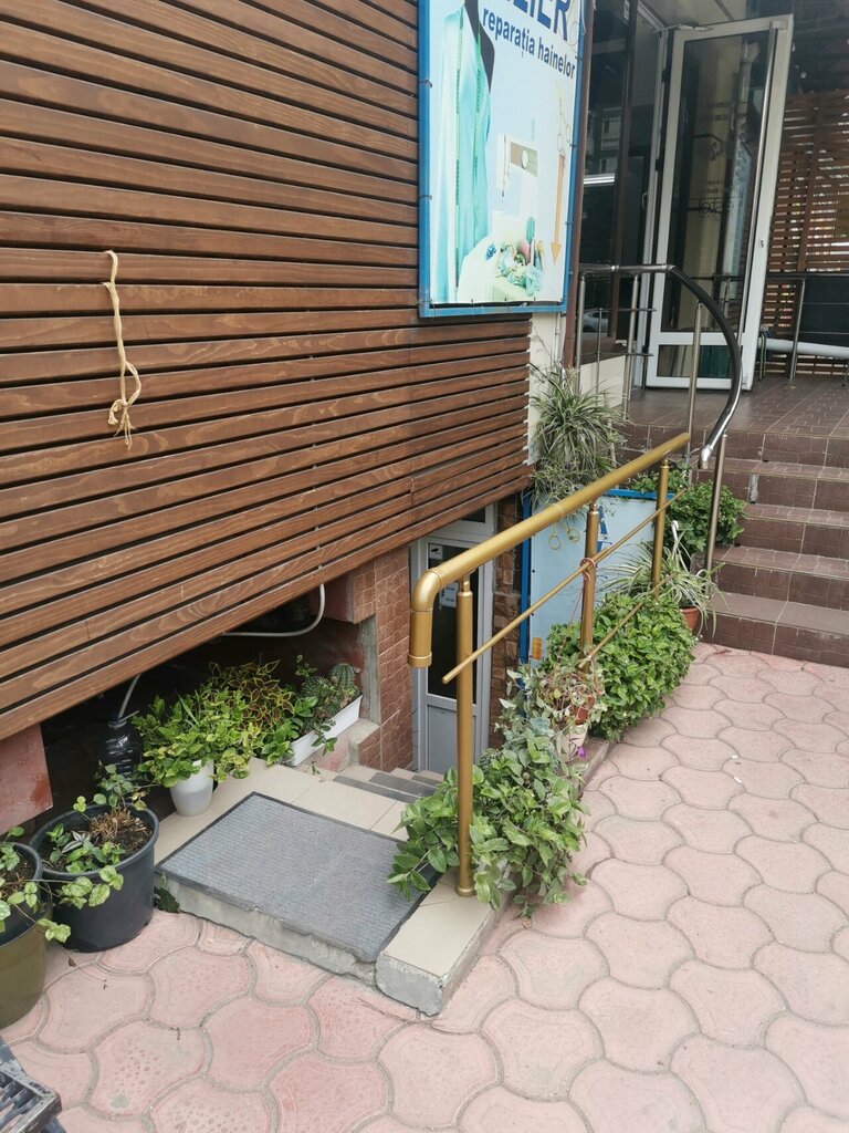 Kıyafet tamiri Atelier, Kişinev, foto