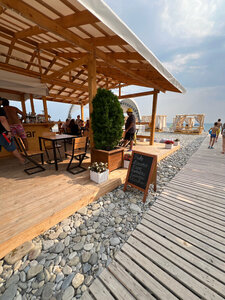 Wood Bar (ulitsa Bagrationa No:2/2, Lazarevskoe Residential District), bar  Soçi'den