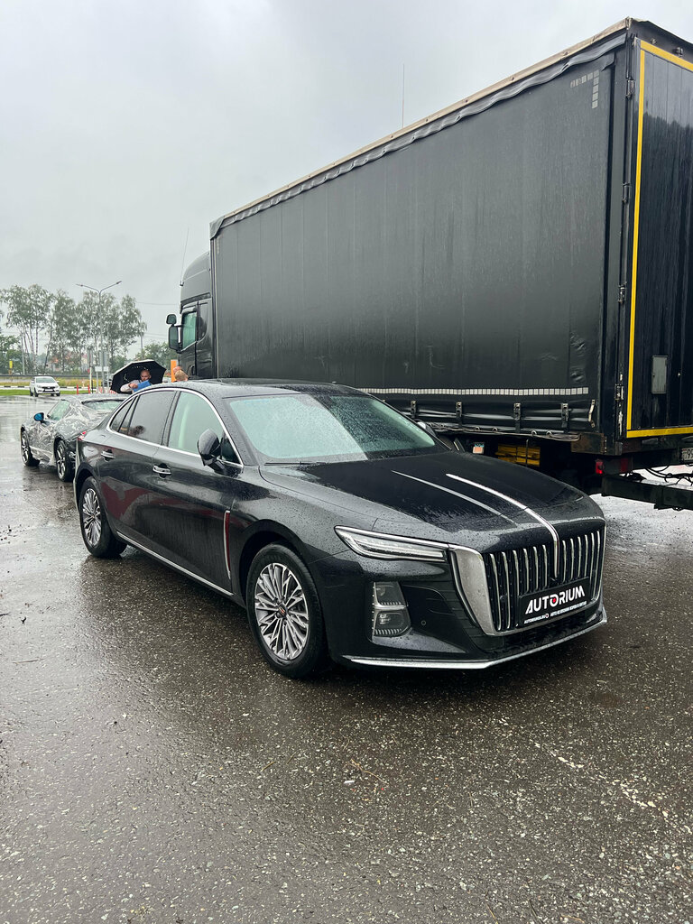 Otomobil açık artırması Autorium, Vladivostok, foto