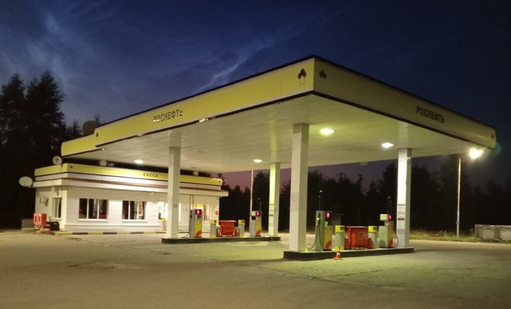 Benzin istasyonu Rosneft', Velsk, foto