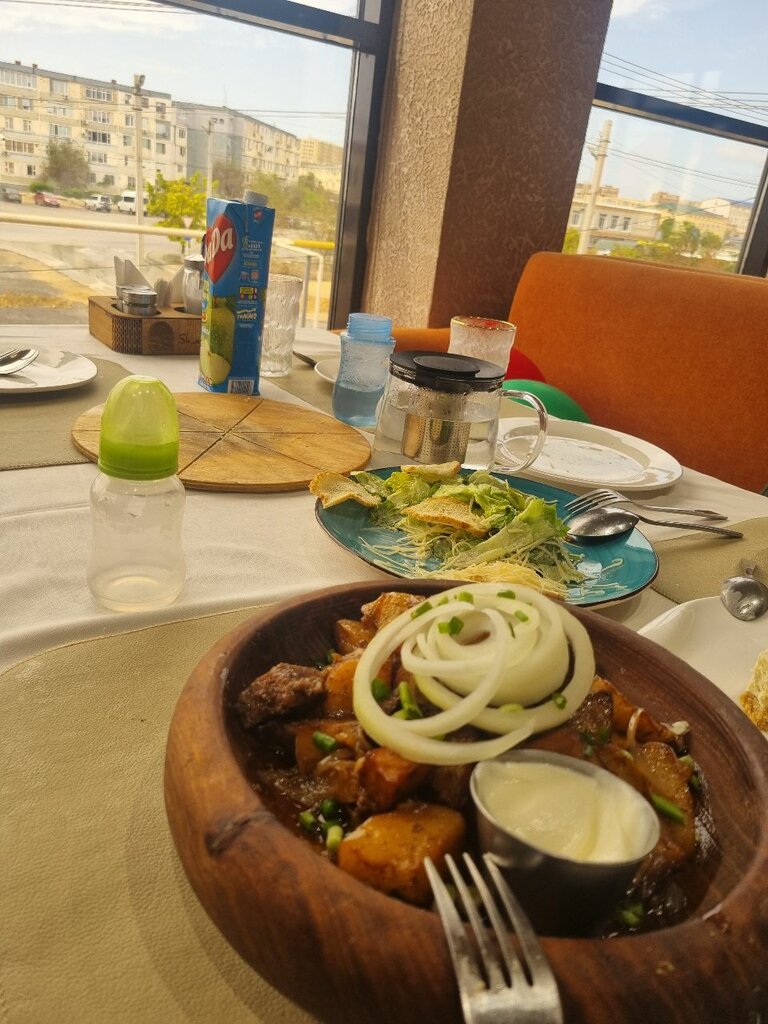 Kafe Shahar, Aktav, foto