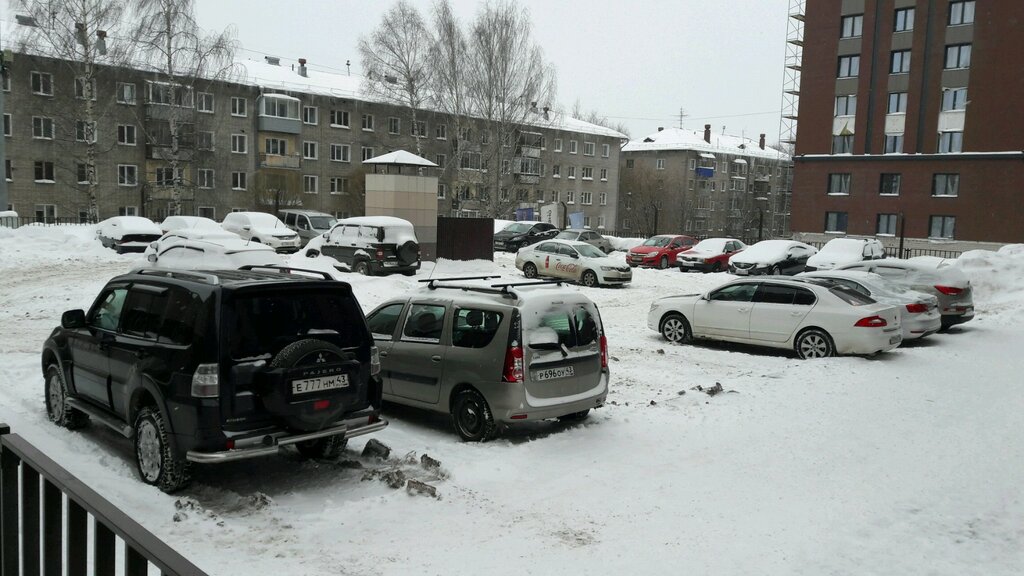 Otoparklar Автомобильная парковка, Kirov, foto
