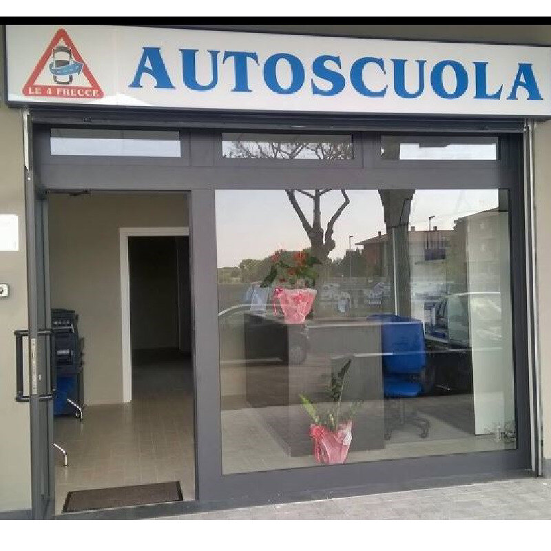 Sürücü kursları Autoscuola Le Quattro Frecce Infernetto, Lazio, foto