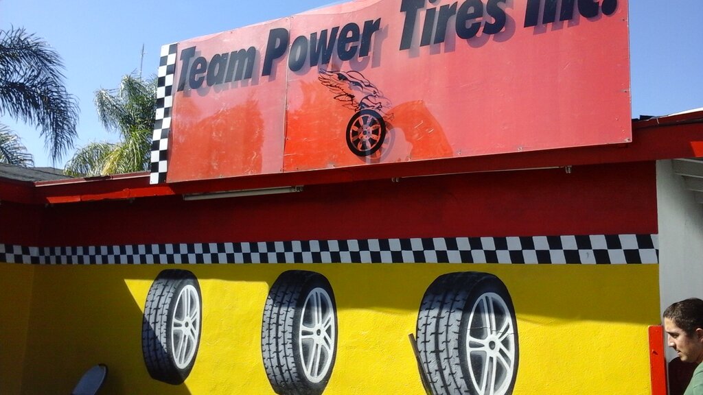 Jant ve lastikçiler Team Power Tires, San Diego, foto