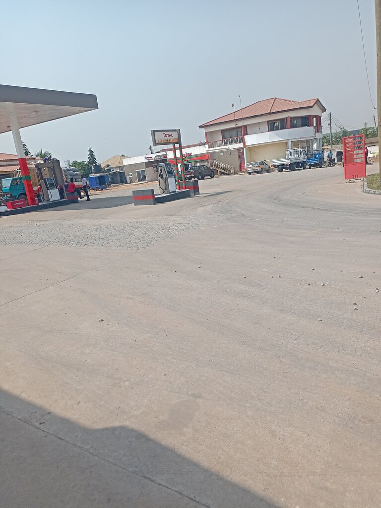 Benzin istasyonu Total Filling Station, Dünya, foto