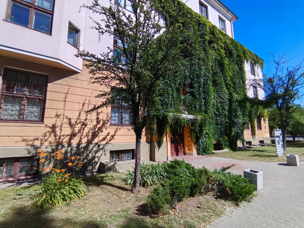 Heykel ve mezarlık taşı üreticileri Памятники, Brest, foto