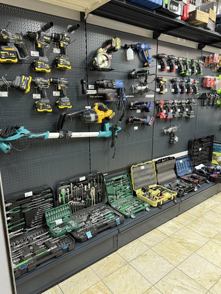 i̇nşaat gereçleri Nid instruments, Saint‑Petersburg, foto