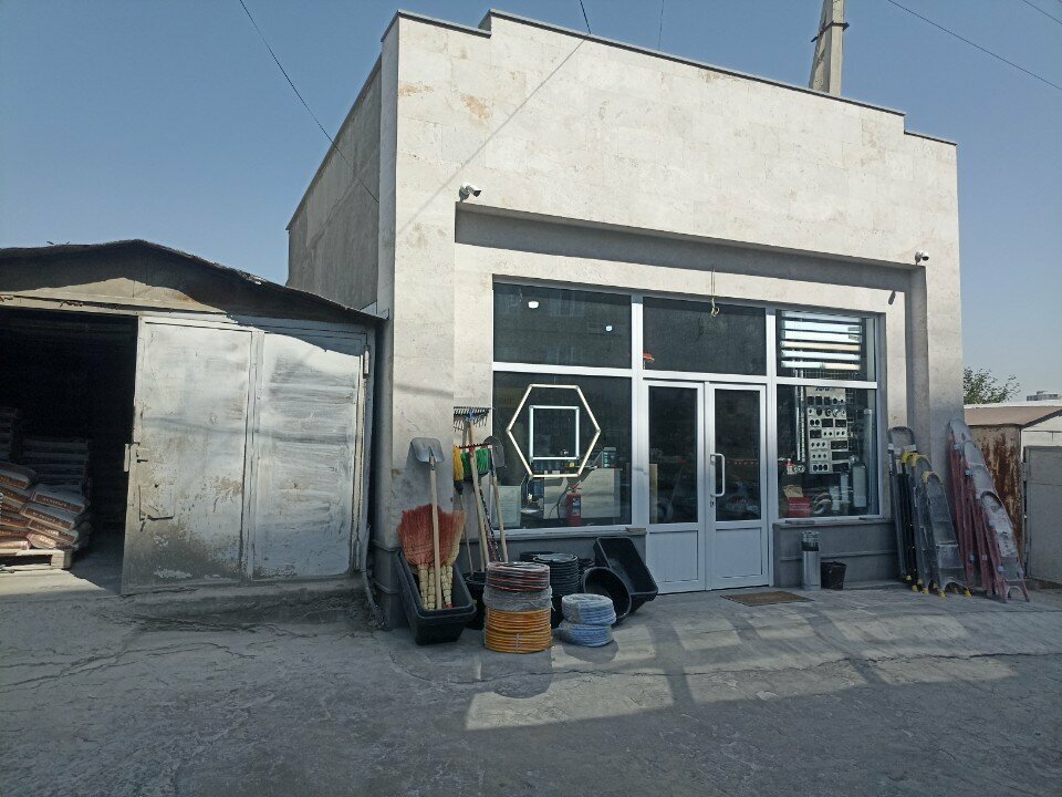 Yapı mağazası Стройматериалы, Erivan, foto