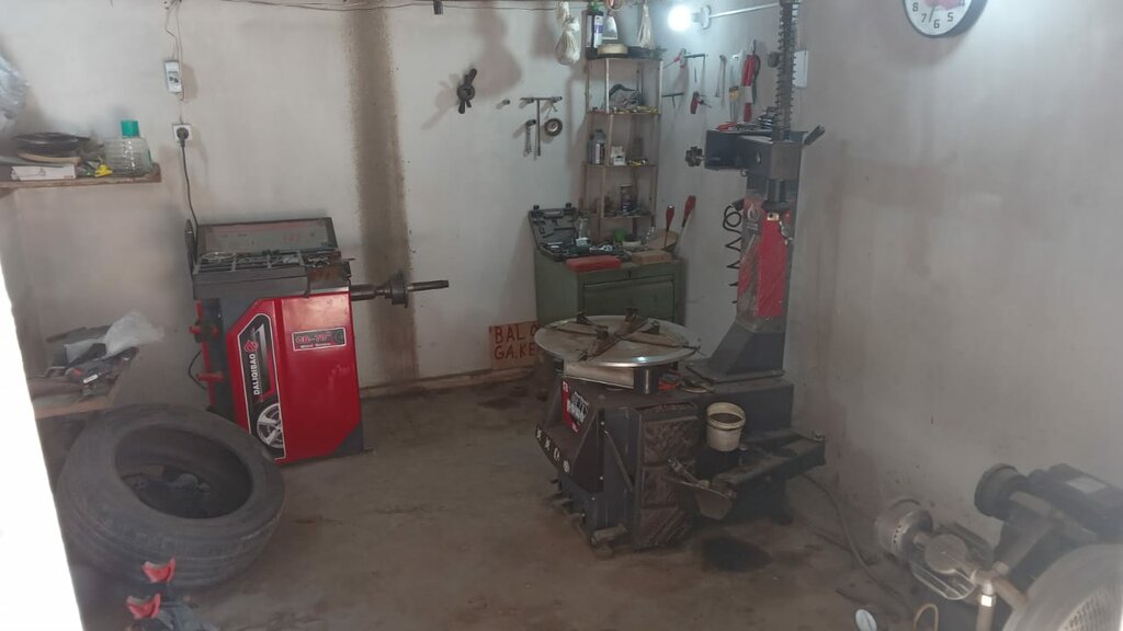 Oto lastik tamiri Shoxrux, Andican eyaleti, foto