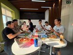 Atyrau hub (Kenjebaı Madenov kóshesi No:7А, Jeruıyq shaǵyn aýdany), i̇ş geliştirme merkezi  Atırav'dan