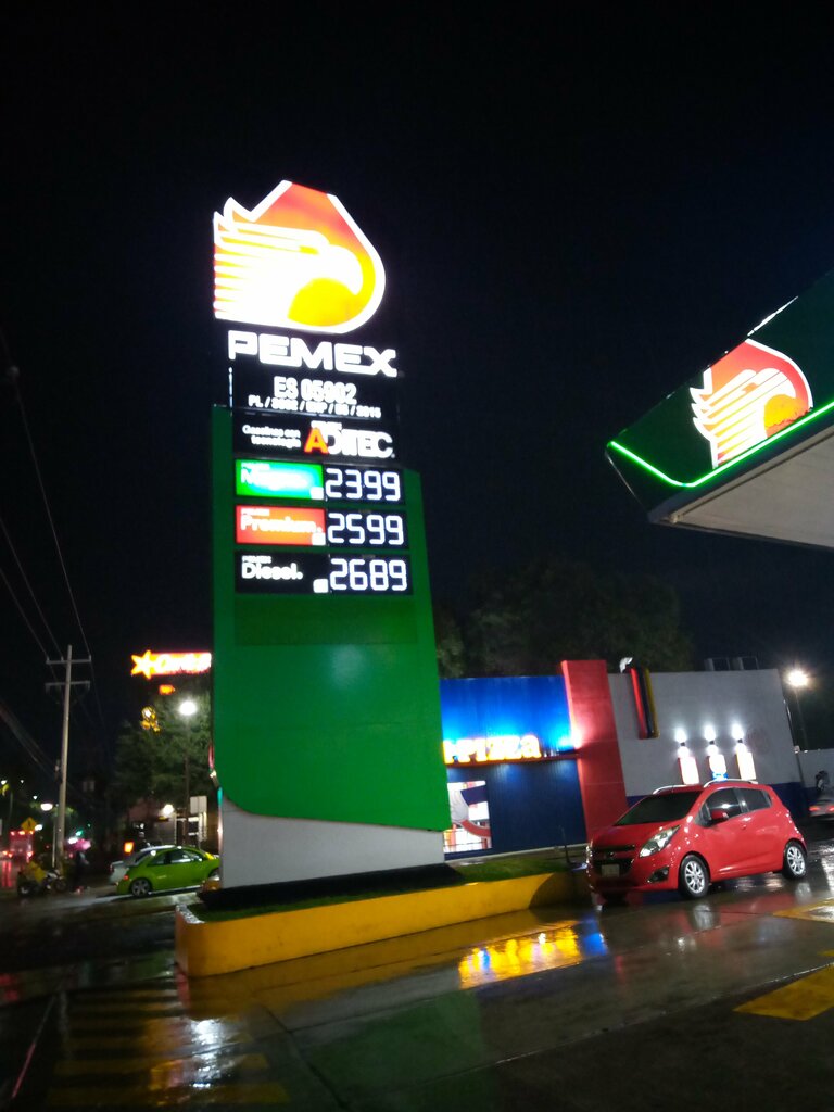 Benzin istasyonu Pemex, Tepic, foto