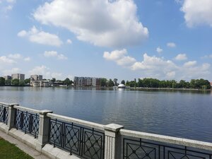 Верхний пруд (Kaliningrad, Leningradskiy rayon, istoricheskiy rayon Tragkhaym), kültür ve eğlence parkları  Kaliningrad'dan