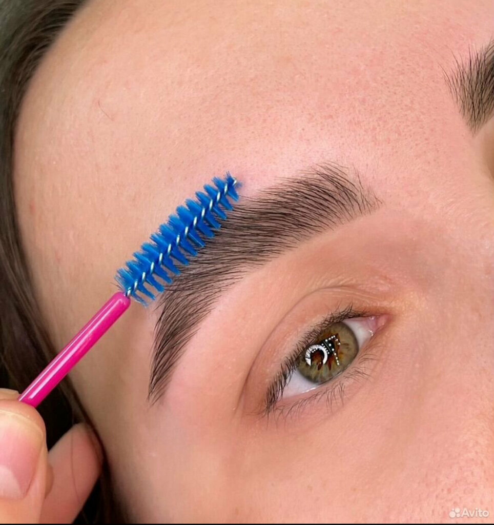 Kaş ve kirpik salonu Kris Browist, Murino, foto